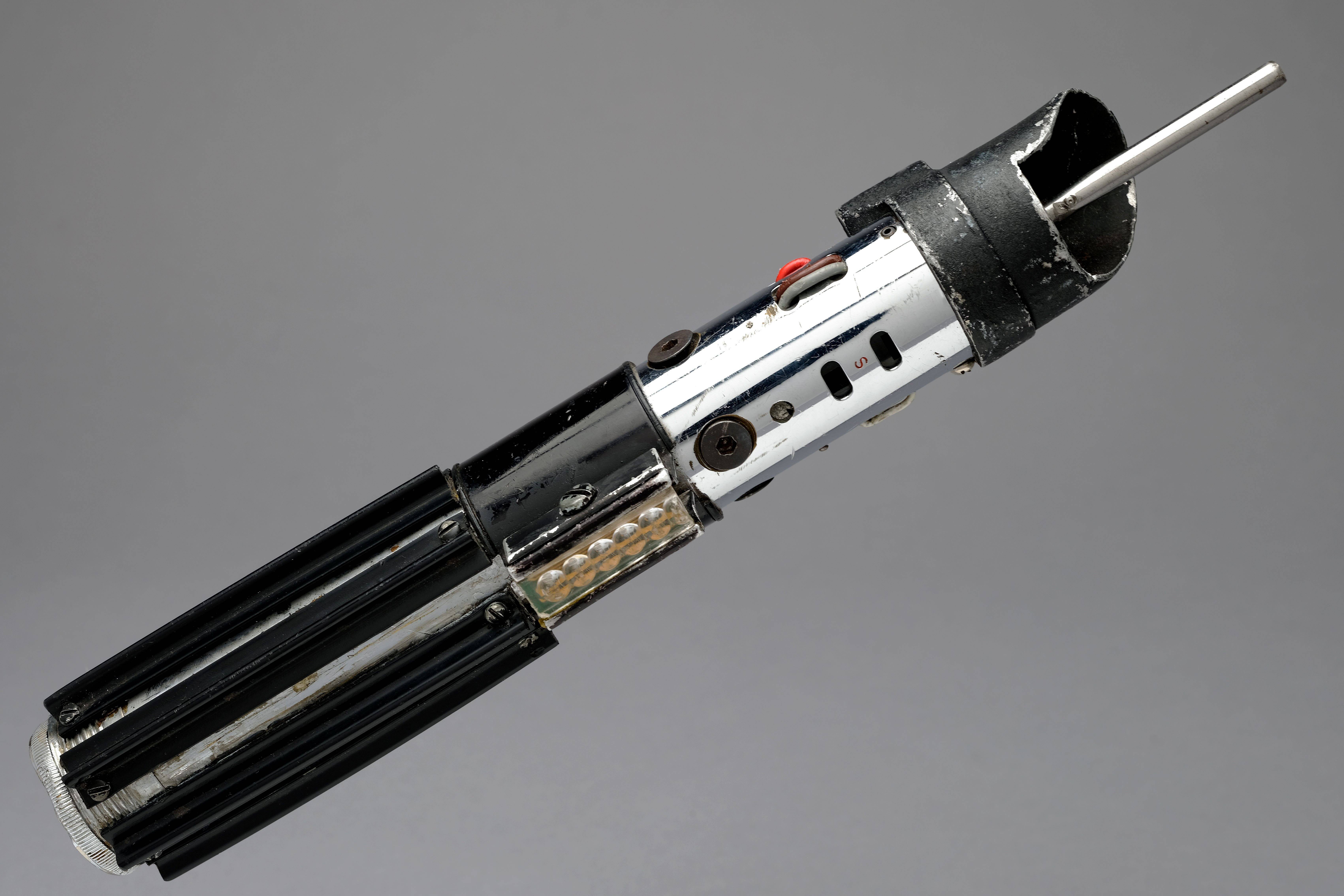 La spada laser originale di Darth Vader sarà messa all'asta ⋆ STAR WARS ...