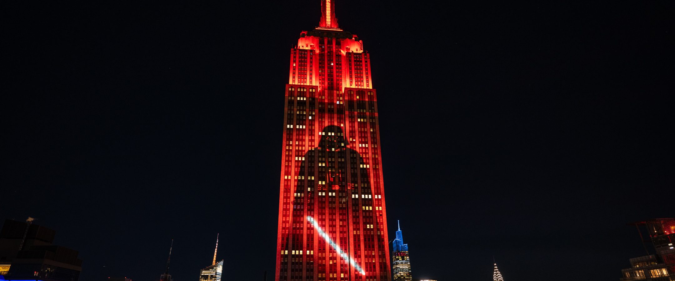 L'Empire State Building illuminato con i personaggi di Star Wars ⋆ STAR ...